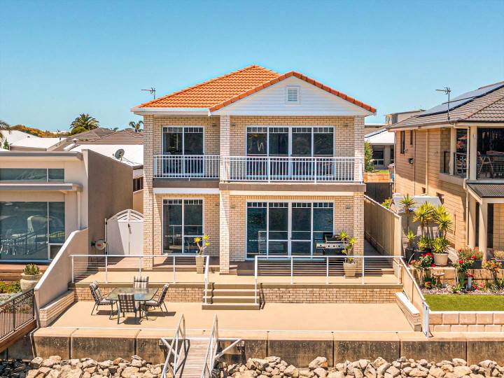 Southwater Waterfront Home - Port Lincoln