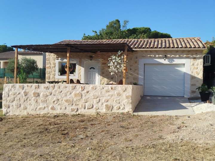 Maisonnette Provençale Avec Terrasse - Roquebrune-sur-Argens