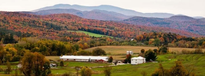 Peaceful + Cozy Farmhouse Near Jay Peak + Sutton - Sutton