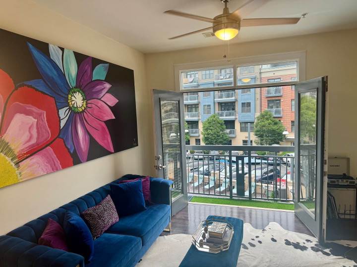 The Qc Jewel - On Light Rail - Charlotte