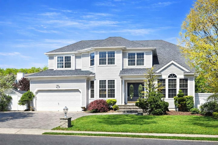 Spacious 5br Retreat Home Away From Your Home - Woodbury, NY