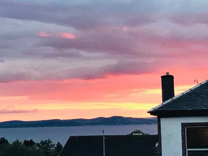 Beautiful Coastal Home. Entire Victorian Villa - Largs