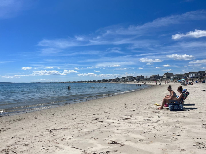 Sunny 2-bedroom Beach Cottage, Walk To Beach - Marshfield, MA