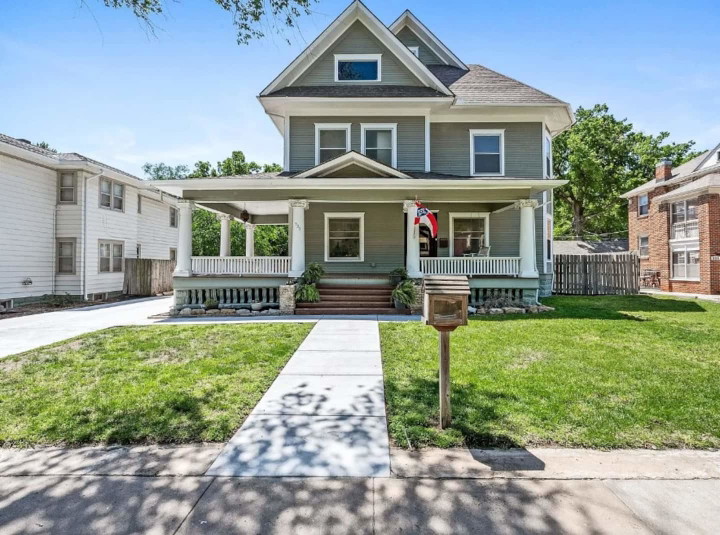 Rocking Riverside - Cozy Hot Tub + Sauna Escape! - Wichita, KS
