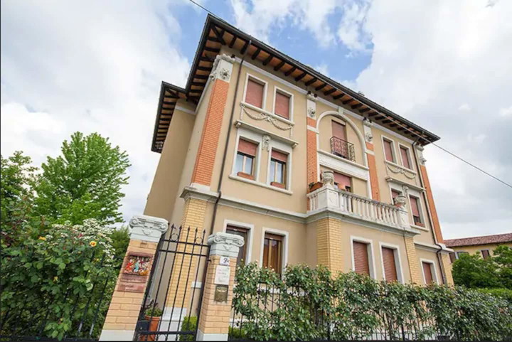 Maison Stucky - B&b -Appartement De Trois Chambres - Udine