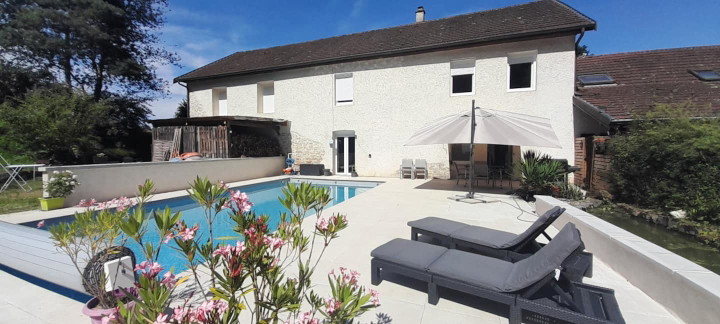 Grand Gîte Familial De 300 M2 Avec Piscine Privée - Jura