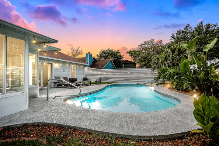 Beach Breeze Heated Pool Villa - Jacksonville, FL