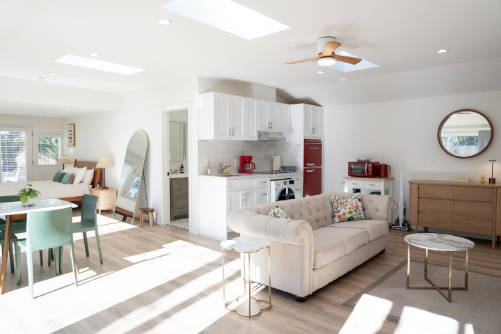 Private Guesthouse Near Shop+eats - Agoura Hills, CA
