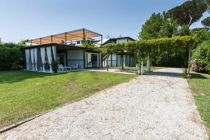 Architectural Gem By Papi With Garden Near Sea - Forte dei Marmi