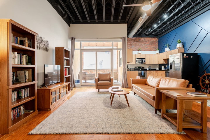 Welcome To The River City Loft! - Louisville, KY