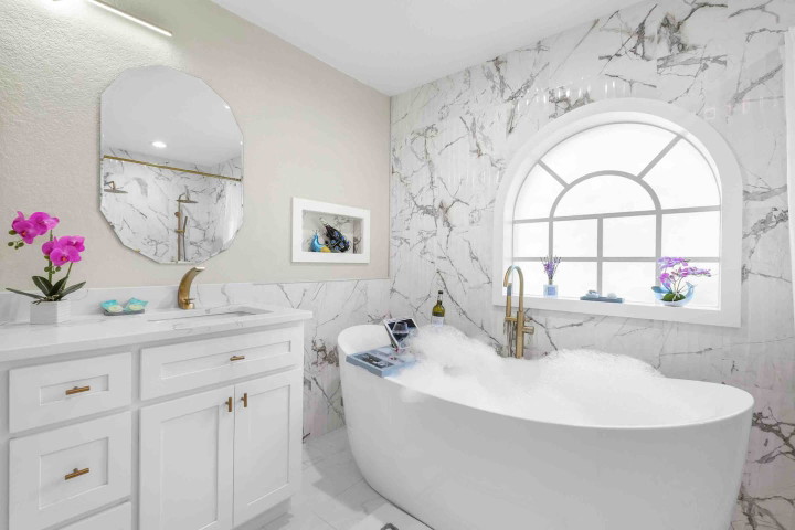 Spa Bathroom Suite Luxury Private Retreat - Weeki Wachee, FL