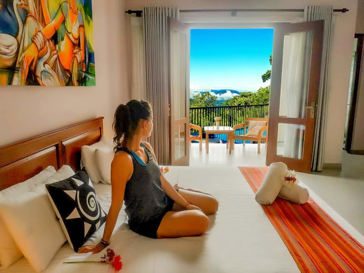 Deluxe Triple Room With Balcony And Mountain View. - Kandy