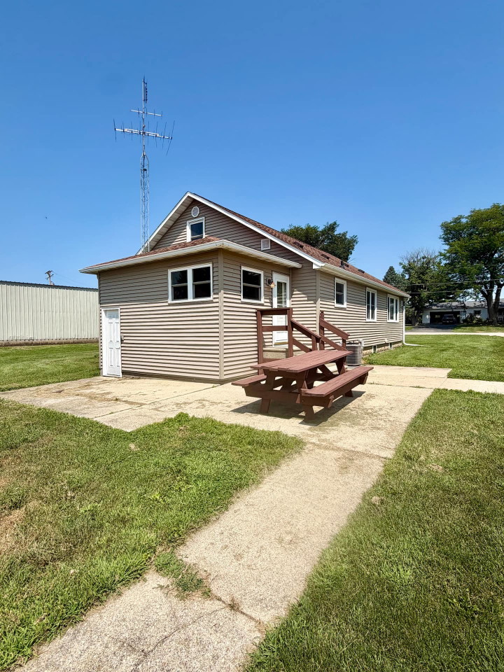 Adorable 4 Bedroom Home W/ Caboose & Hot Tub - Illinois