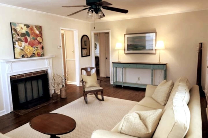 The Little Yellow Cottage  Feels Like Home - Macon, GA