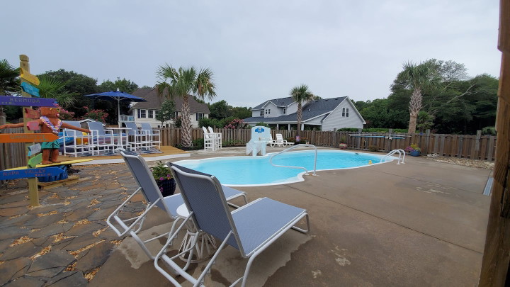 Coastal Retreat Two Person Getaway With Pool - Southern Shores, NC