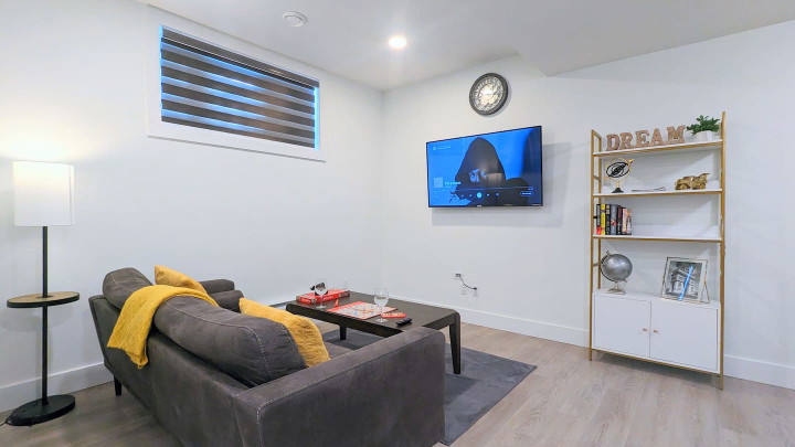 Cozy 1-bedroom Basement Suite In Rosewood - Saskatoon