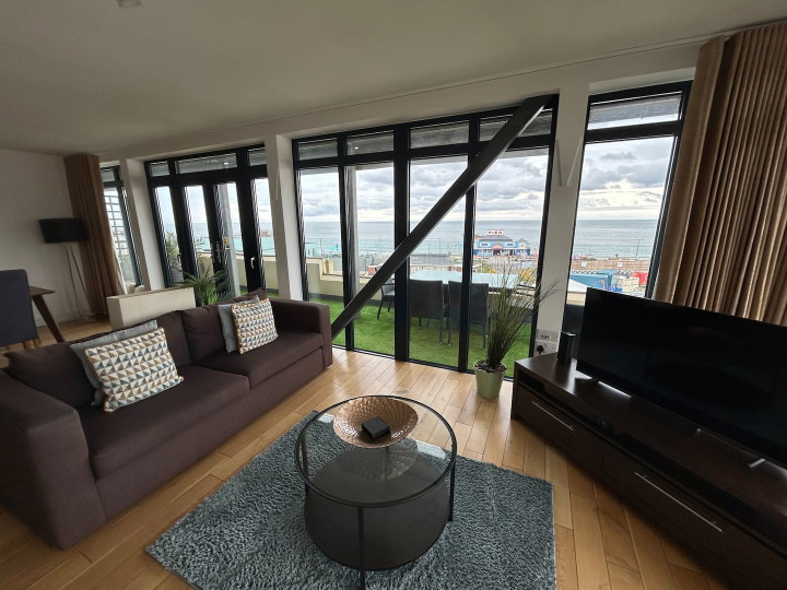 Penthouse 2 - Beachfront Spacious Apartment With Panoramic Sea Views - Devon