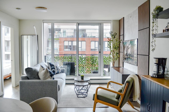 Modern Downtown Vancouver Condo W/ Secure Parking - Vancouver