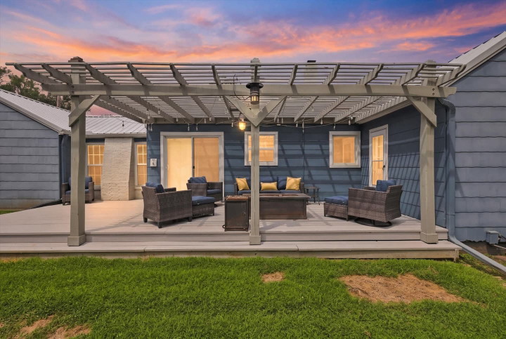 Waldo Blue Haven Kc Home With Pergola Deck - Kansas City, KS