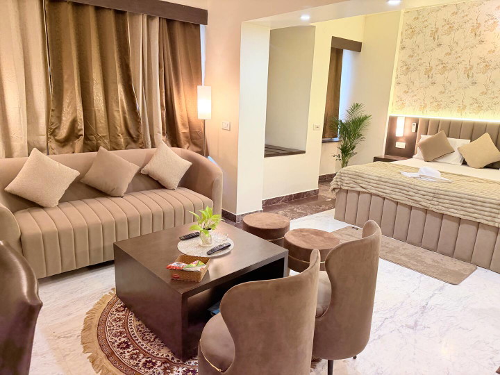 Luxury Studio At Windsor Park| Gym, Pool & Wifi - Ghaziabad