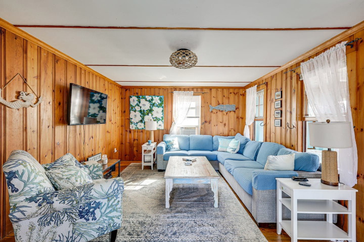 1 Block To Humarock Beach: Dog-friendly Cottage - Marshfield, MA