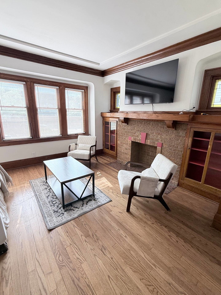Modern 4br Home | Sleeps 12 | Free Parking - Wauwatosa, WI
