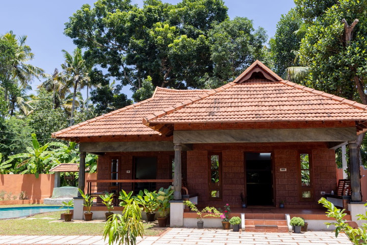 Earthy Beach Bungalow - Varkala