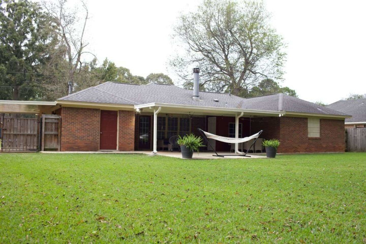 Step-free Entry, No Stairs Inside, And A Huge Fenced Yard  This Is Where Your Family, Your Dog, And Anyone Who'd Rather Skip The Stairs Finally Gets Room To Breathe. - Alabama