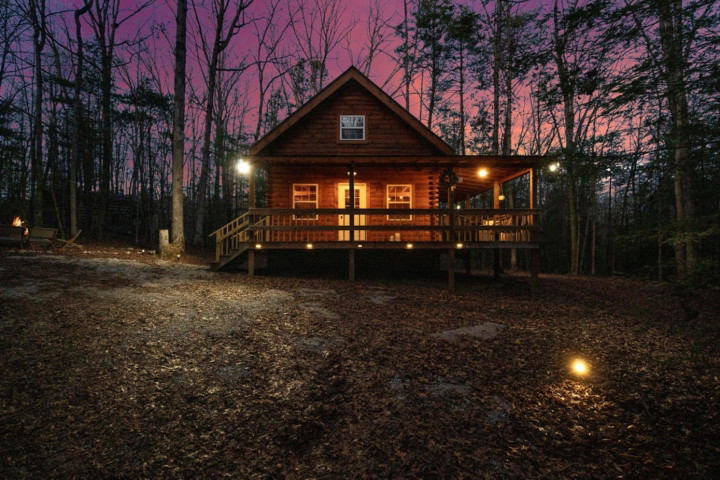 Luxury, Rustic Honeymoon Cabin > Hot Tub < Bsf - Tennessee
