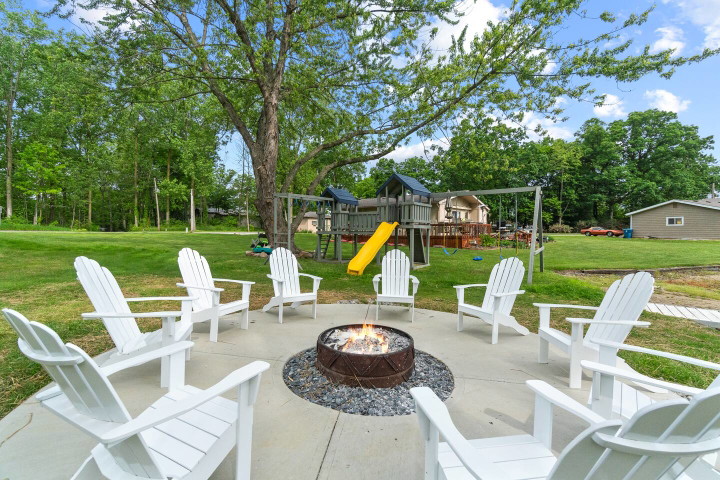 Lake Days & Fire Nights | Sleeps 12+| Group Stay - Indiana (State)