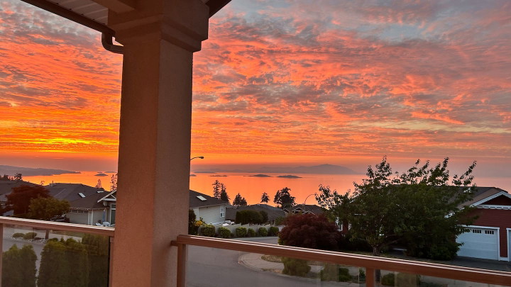Ocean View House Near Beach/costco (Main & Upper) - Nanaimo