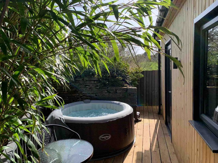 Modern Cabin Retreat & Hot Tub Hambrook Bristol - 
