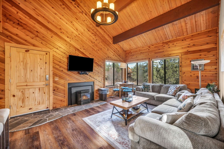Tahoe Donner Getaway | Ski-in/ski-out Retreat - Truckee, CA