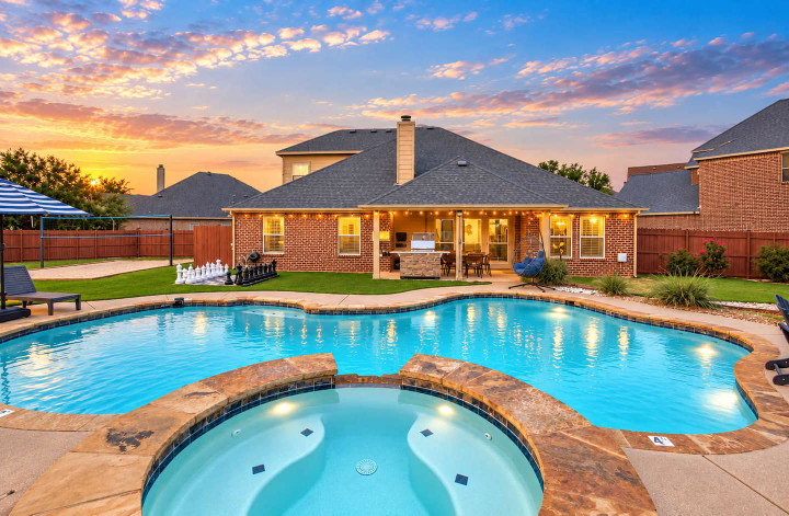 5-bd/3-ba Spacious Getaway | Pool, Golf Sim & More - Joshua, TX