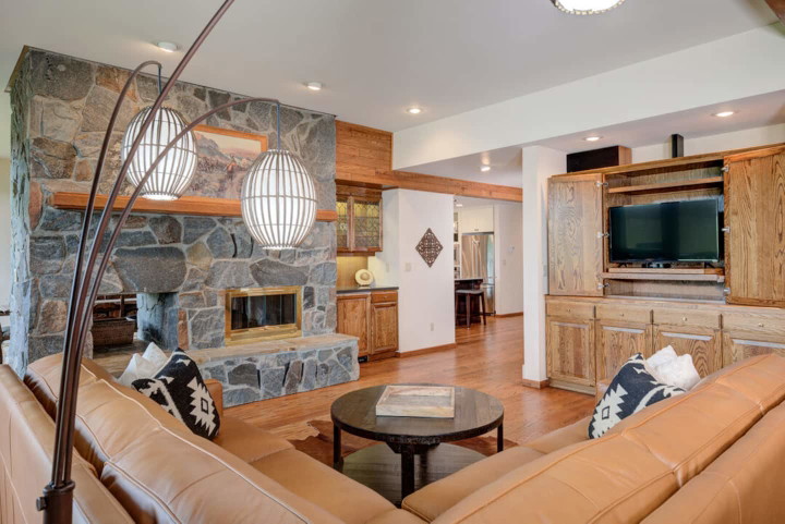 Condo W/views Of Golf Course - Big Sky, MT