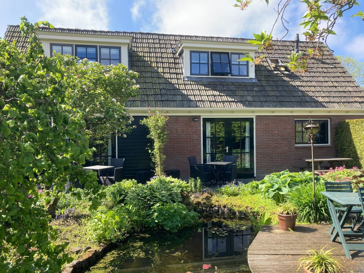 Uit En Toch Thuis! - Friesland