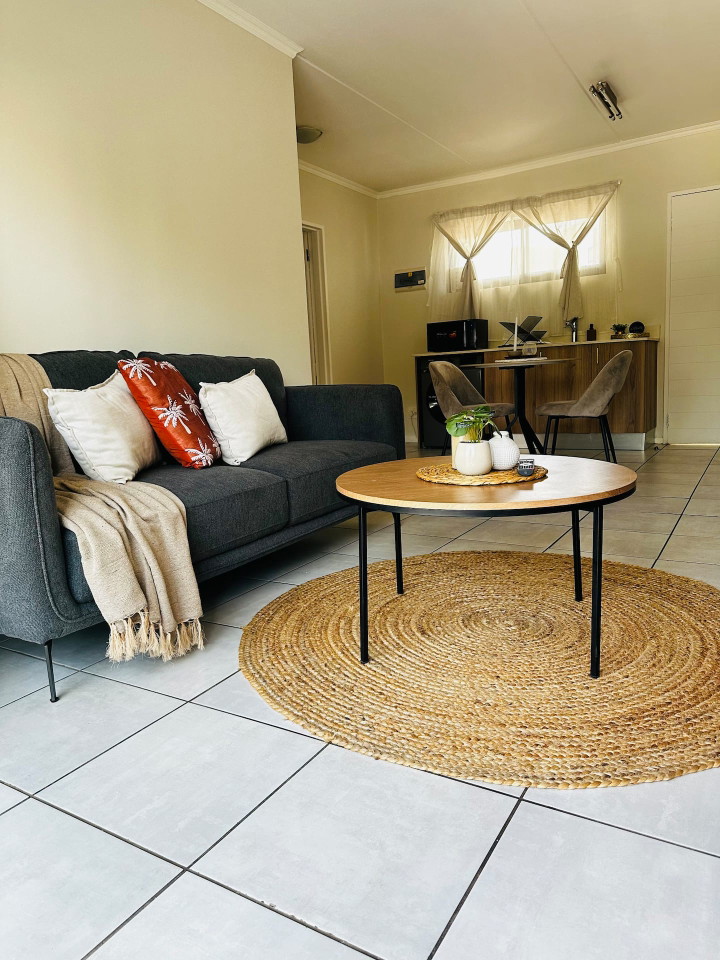 1 Bed Apartment Near Or Tambo Airport - Germiston