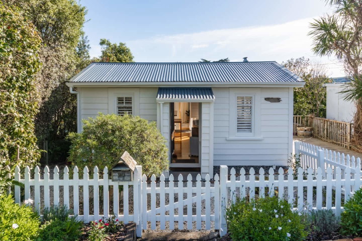 Kowhai Cottage & Studio  Character Cottage - Raglan