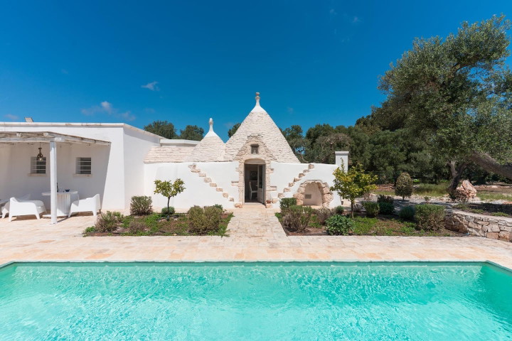 Trullo Eugheneìa Authentic Retreat Among Old Trees - Carovigno