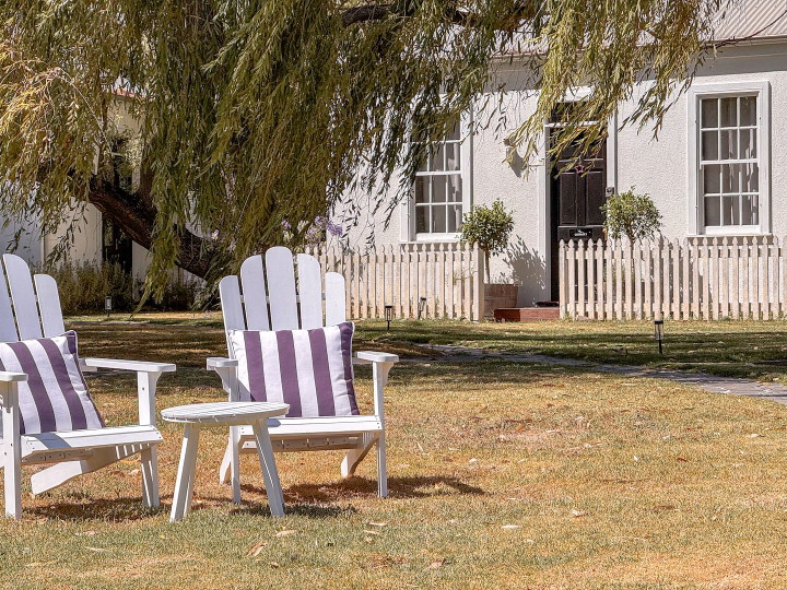 Clonmara Front Garden Cottage Two - Port Fairy