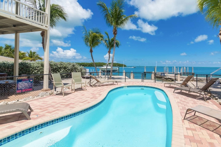 Bord De Mer Parfait/ascenseur Privé/quai/piscine Chauffée - Marathon, FL