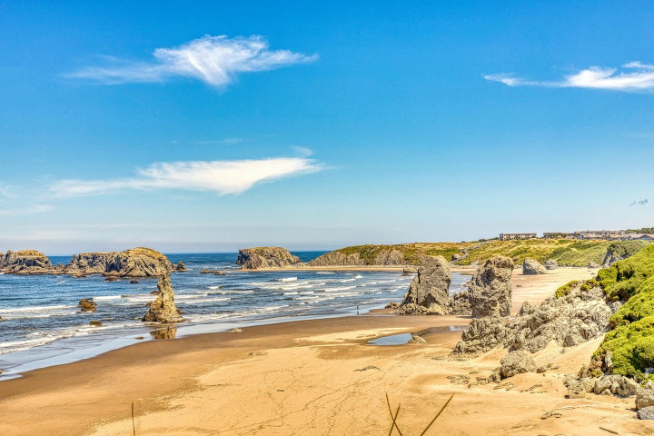Spacious 4br | Fireplace | Garage Parking - Bandon, OR