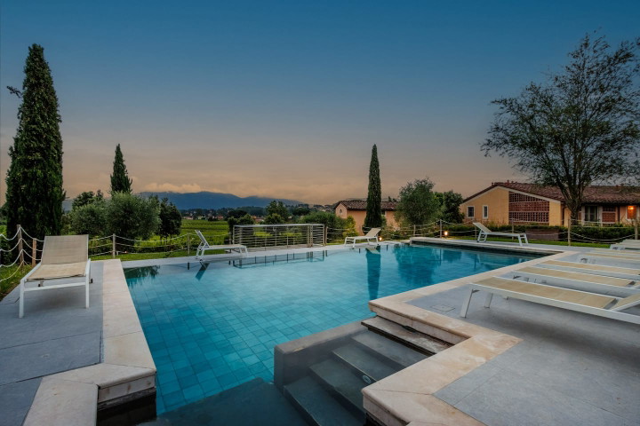 Anna Farmhouse Apartment In Wine Resort In Lucca - Tuscany