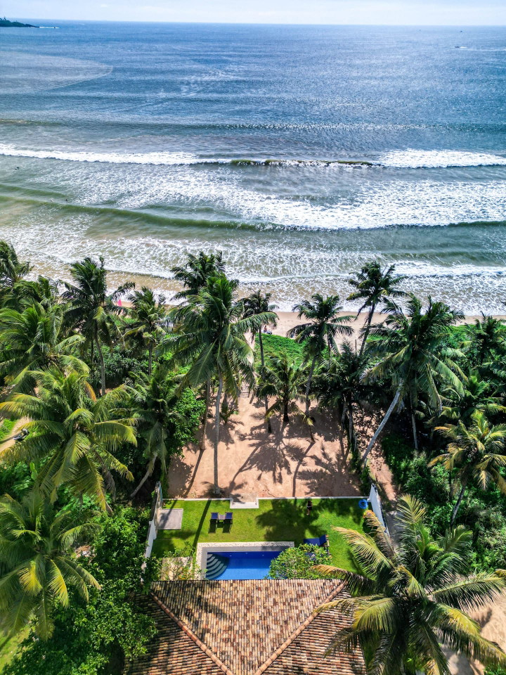 Absolute Beach Front Villa With Pool. - Mirissa
