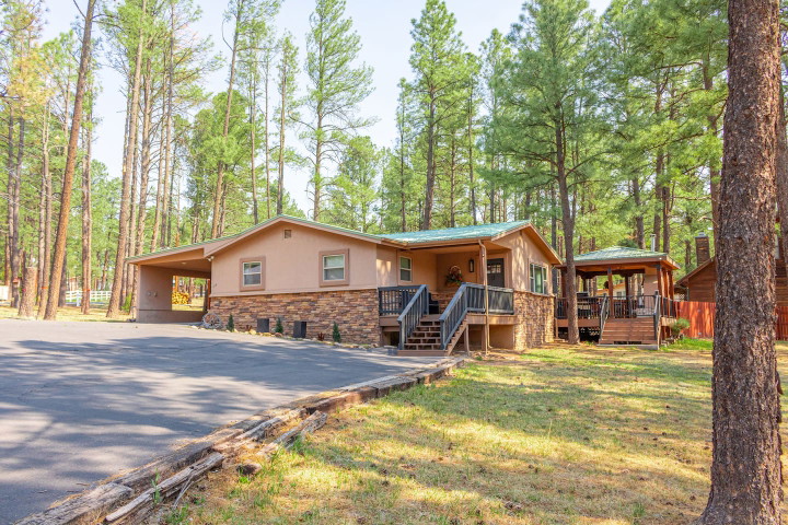 Royal Heaven, Hot Tub, Private Deck, Covered Porch - Ruidoso, NM