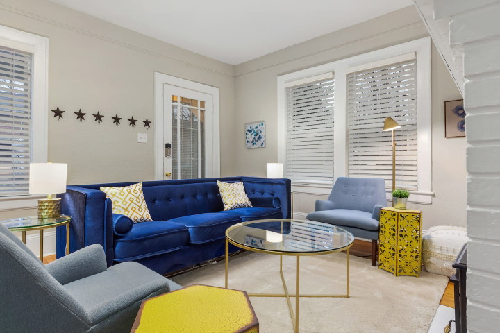 Gorgeous Downtown Durham Retreat Sleeps 8 - Durham, NC