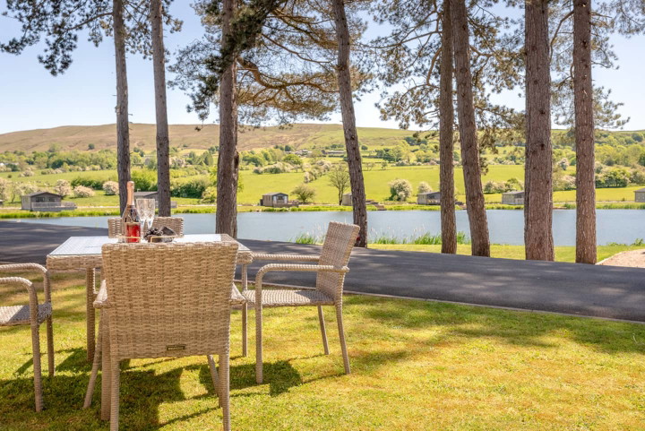 Pendle View Gatehouse Lakeside Stay - Clitheroe