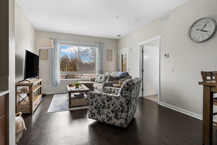 Sweet Tart Spot - Cozy Tc Condo - Balcony - Traverse City, MI