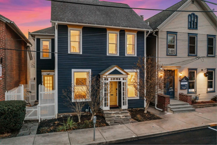 Elegant 5br Home In Historic Downtown Stroudsburg - Delaware Water Gap, PA
