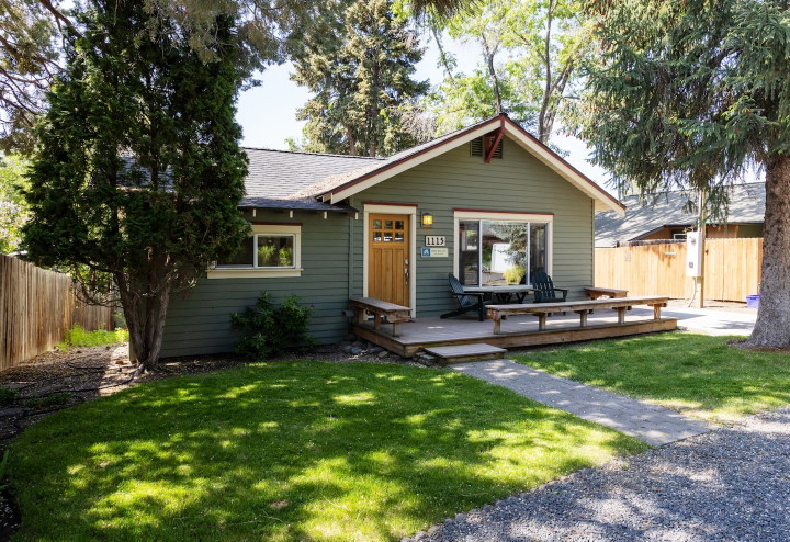 Walkable West Side, Large Living Spaces, Hot Tub - Bend, OR